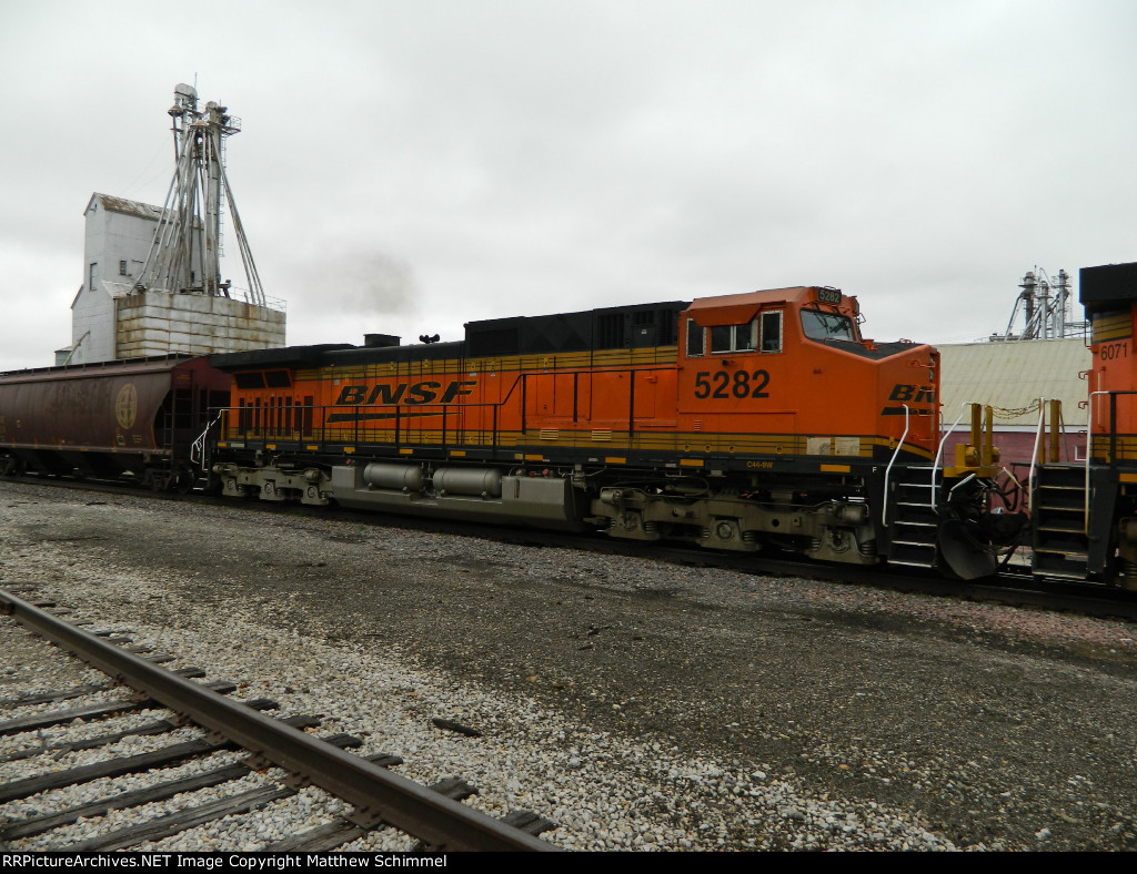 BNSF 5282